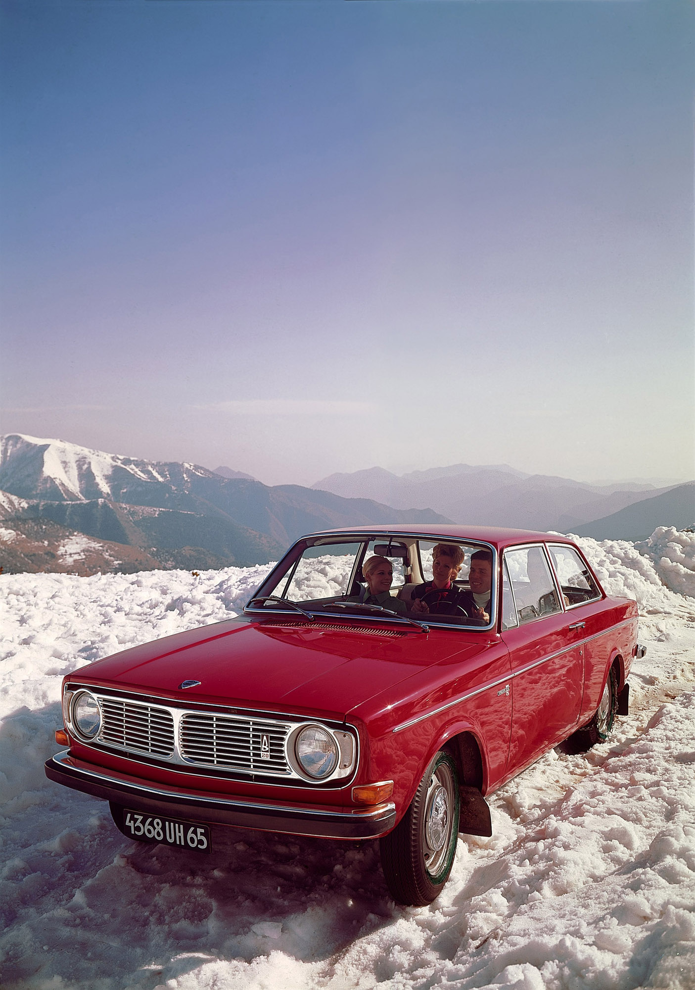 1967 Volvo 142 HD Pictures Carsinvasion