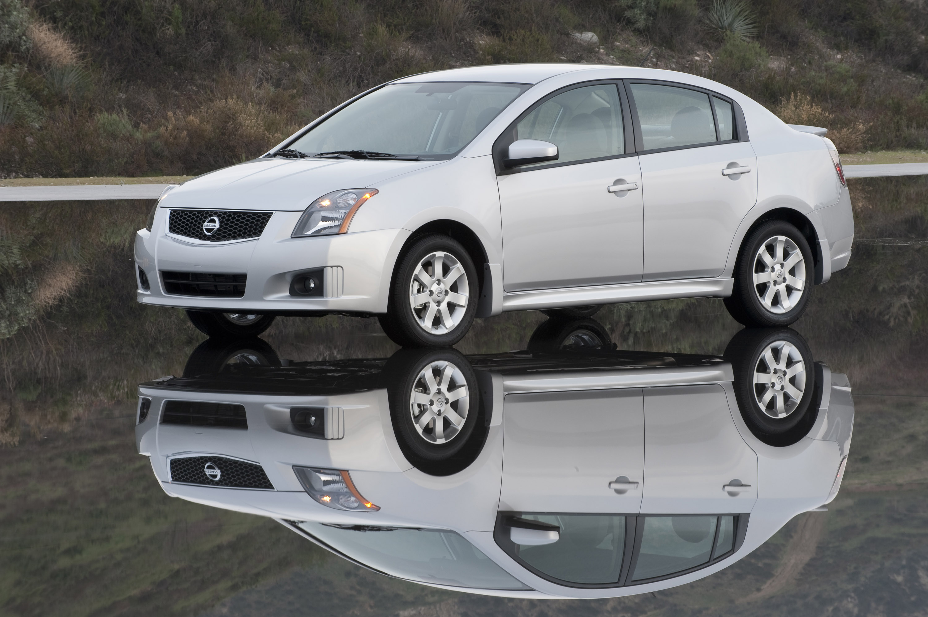 2009 Nissan Sentra - HD Pictures @ carsinvasion.com