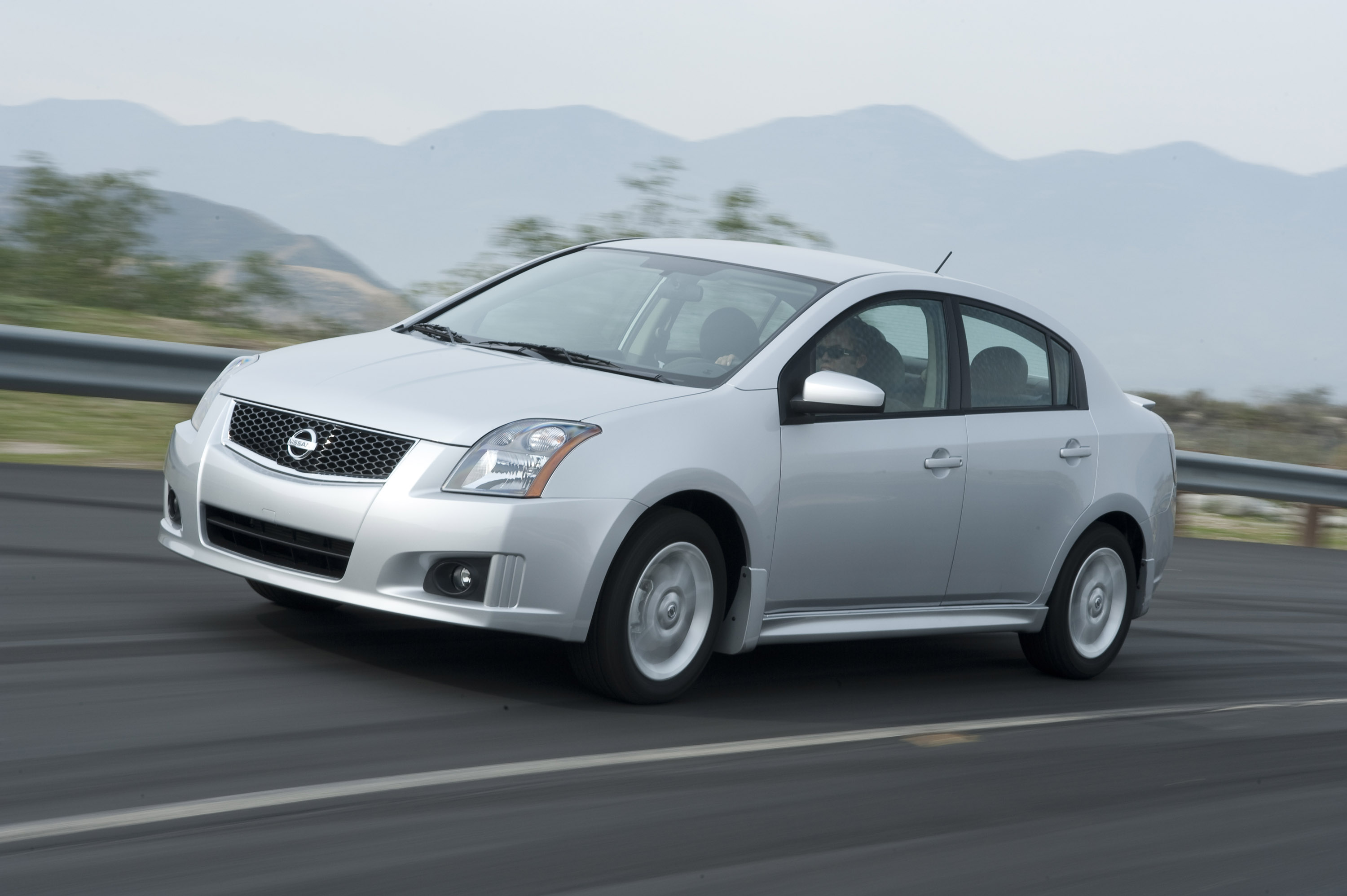 2009 Nissan Sentra - HD Pictures @ carsinvasion.com