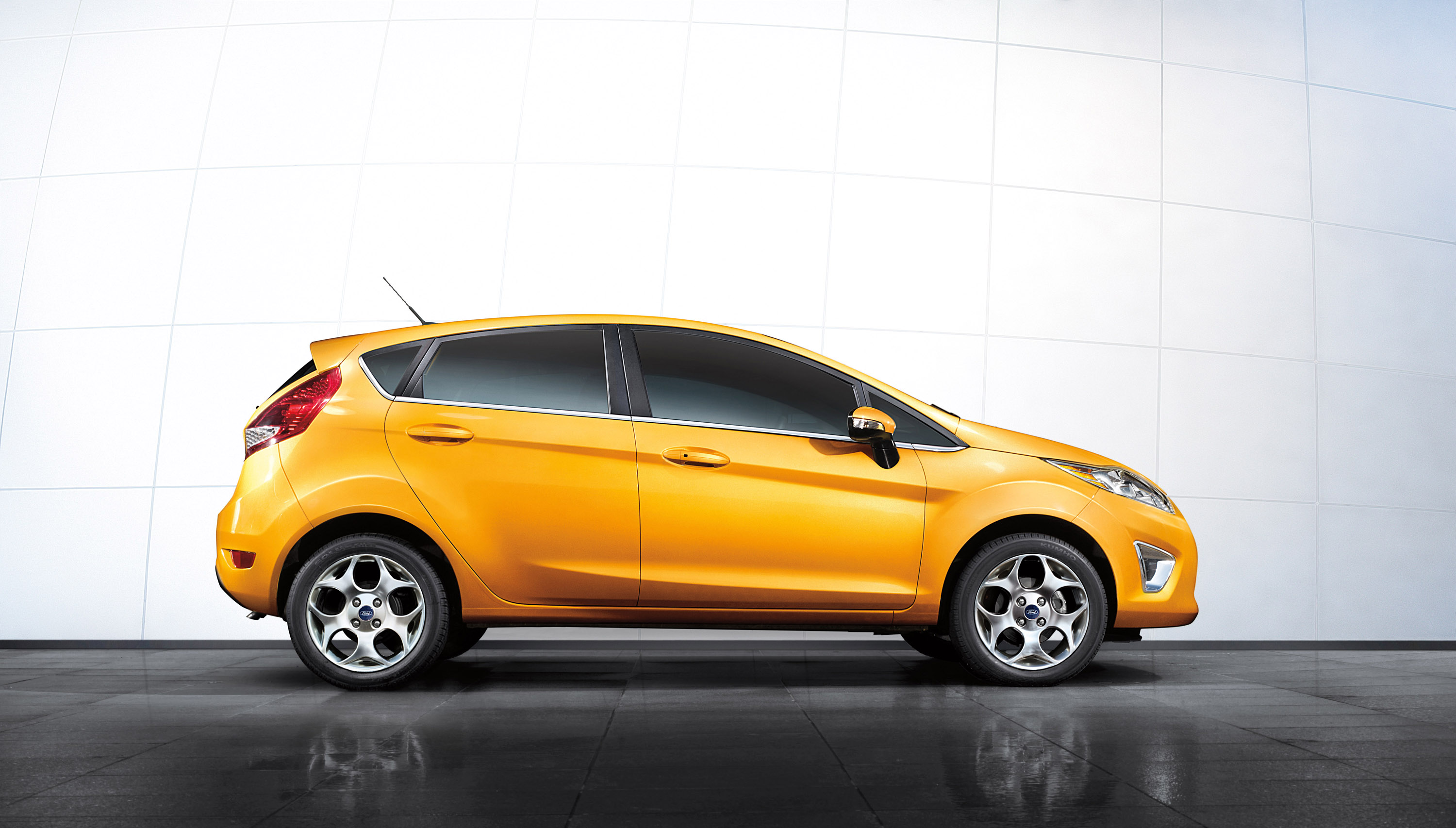 2011 Ford Fiesta - HD Pictures @ carsinvasion.com