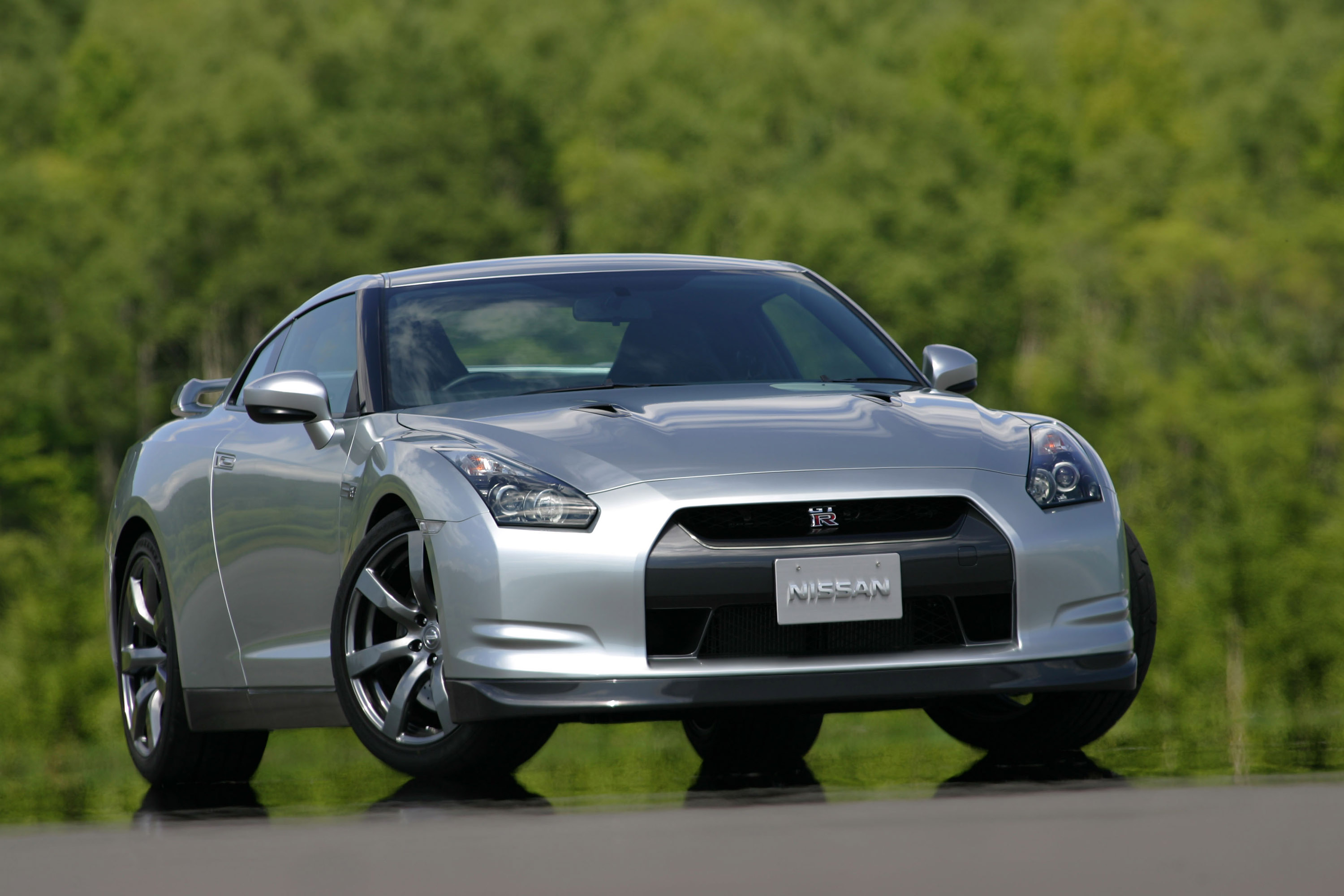 2011 Nissan GT-R - HD Pictures @ carsinvasion.com