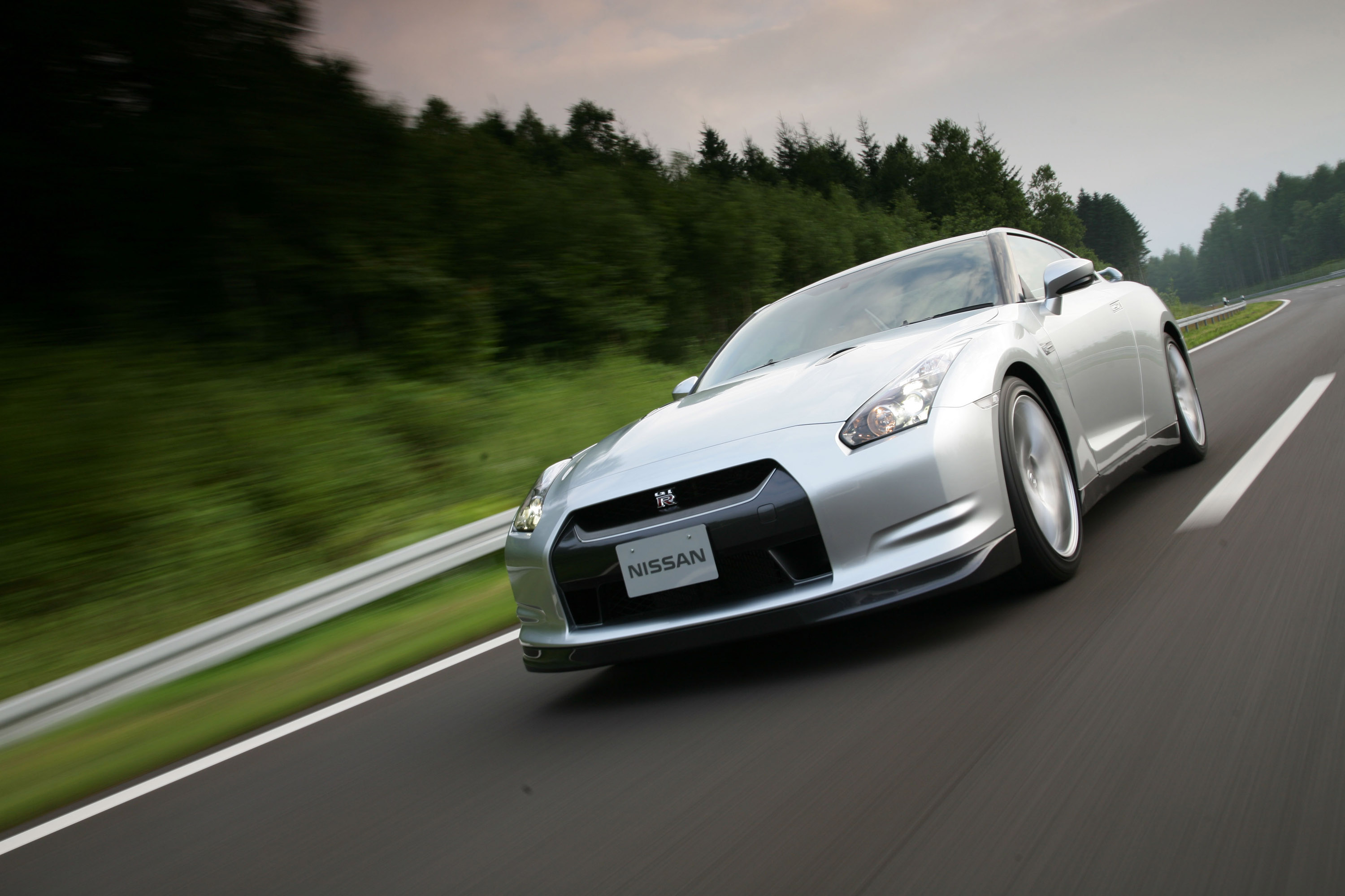2011 Nissan GT-R - HD Pictures @ carsinvasion.com