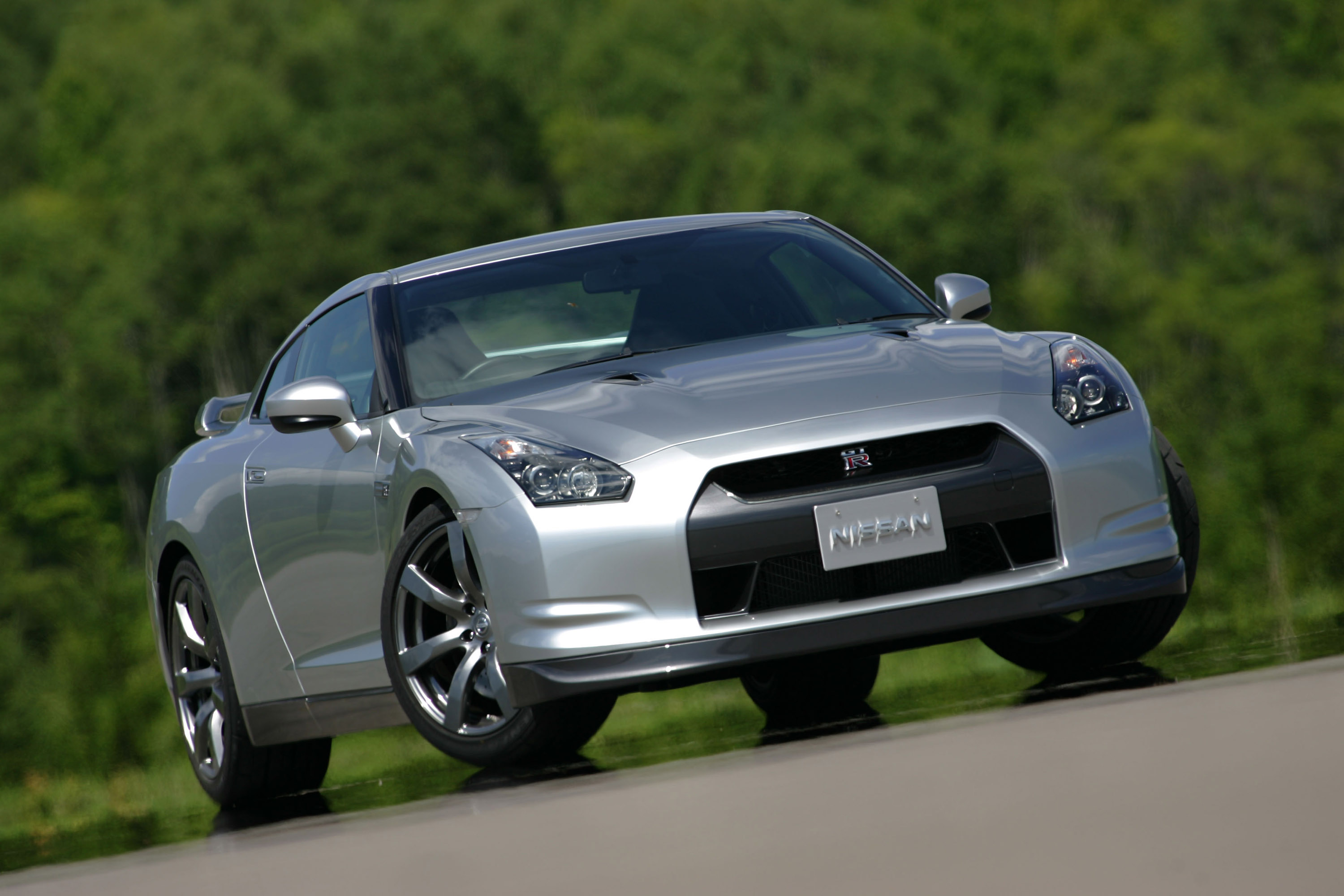 2011 Nissan GT-R - HD Pictures @ carsinvasion.com