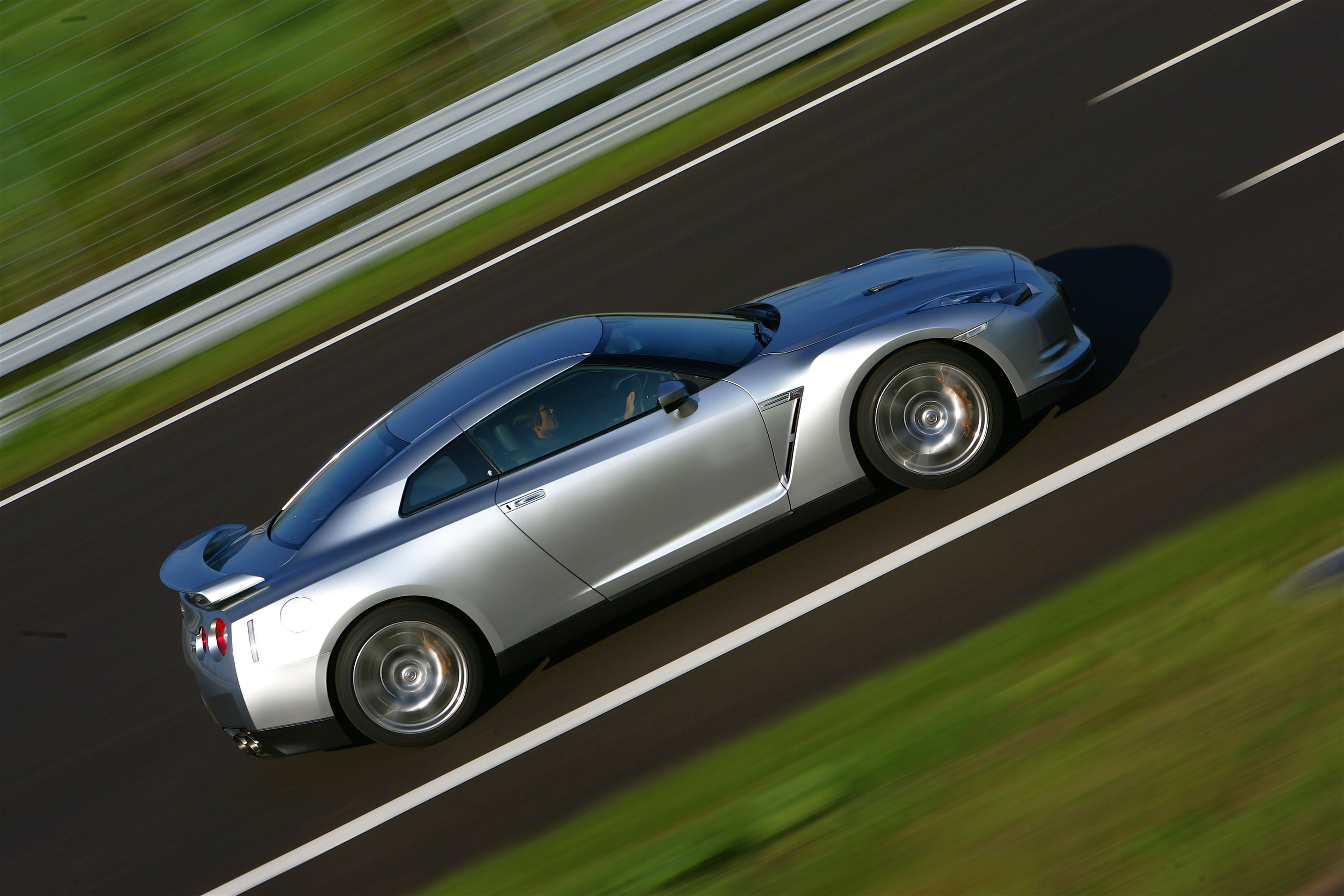 2011 Nissan GT-R - HD Pictures @ carsinvasion.com