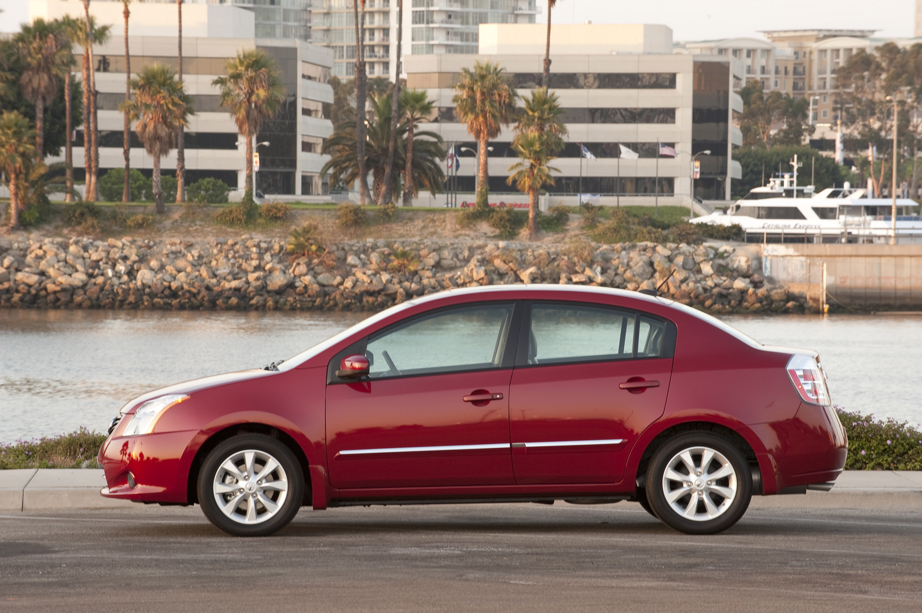 2012 Nissan Sentra - HD Pictures @ carsinvasion.com