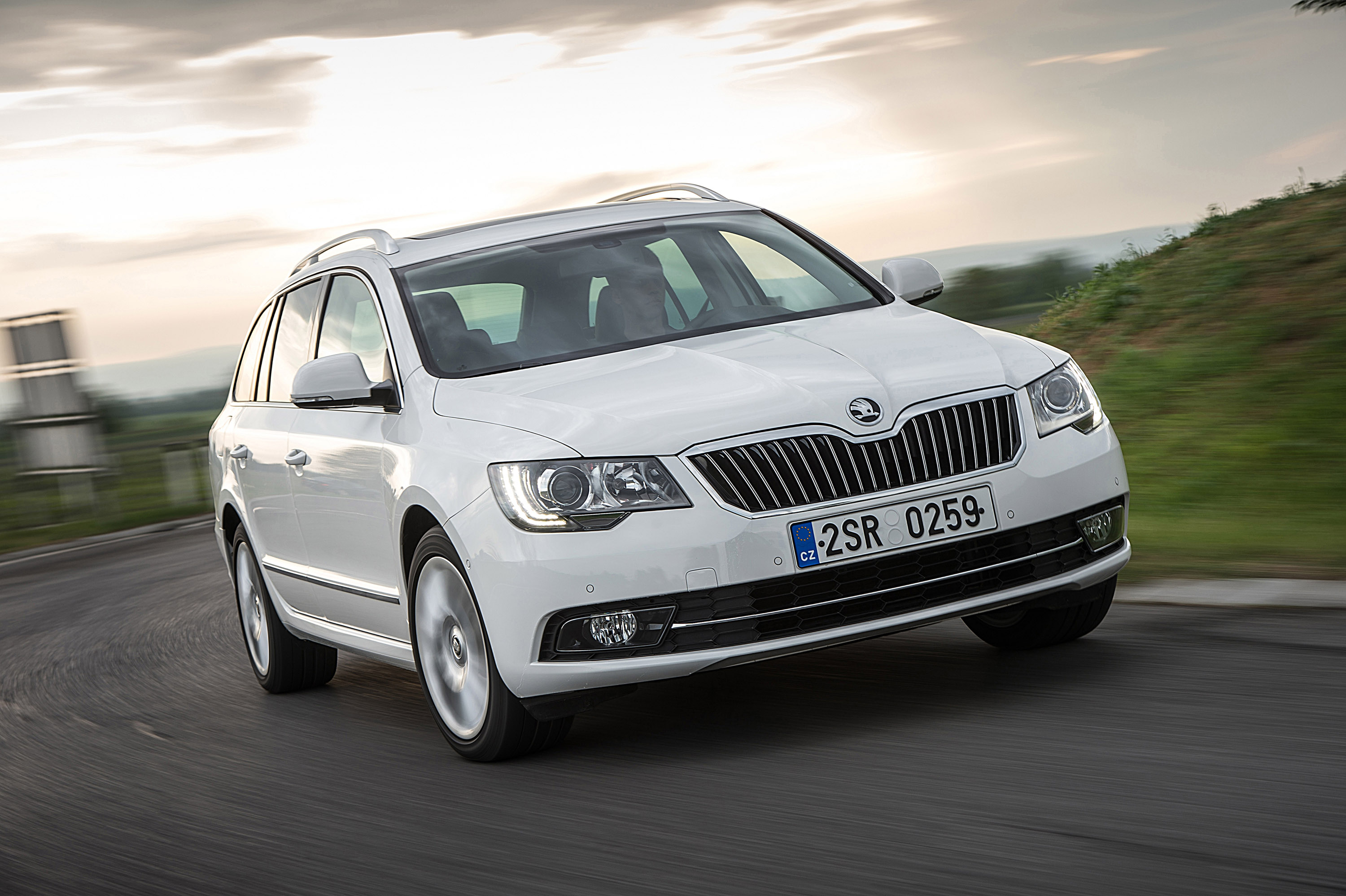 2014 Skoda Superb HD Pictures Carsinvasion 2014 Skoda Superb HD Pictures Carsinvasion