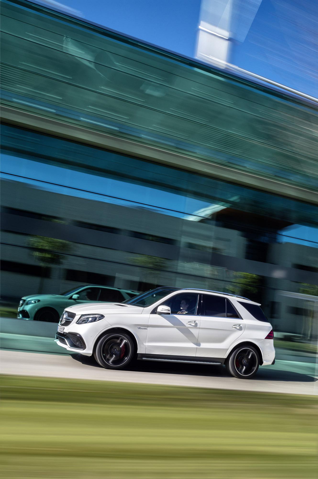 2016 Mercedes-Benz GLE 63 AMG - HD Pictures @ carsinvasion.com