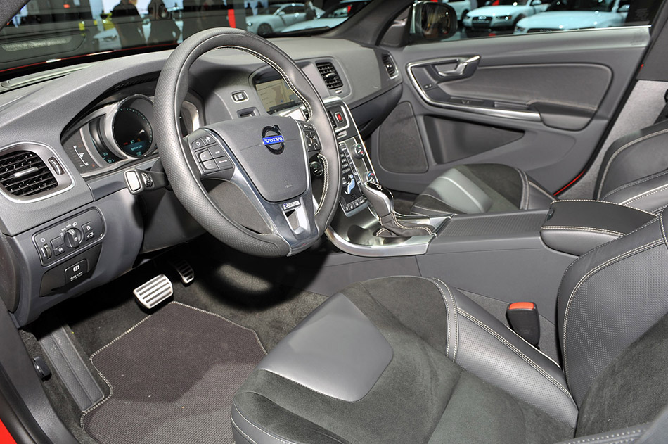 2014 Volvo S60 R-Design - HD Pictures @ carsinvasion.com